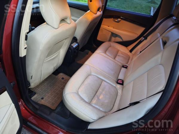 Red Volvo V70 2010 in Saldus, with an engine capacity of 2.00 L and mileage of 463 thousand km for 3700 €, photo 10 on AUTOMOTO.COM.LV