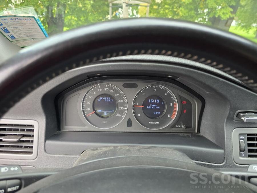 Red Volvo V70 2010 in Riga, with an engine capacity of 1.60 L and mileage of 425 thousand km for 4200 €, photo 10 on AUTOMOTO.COM.LV