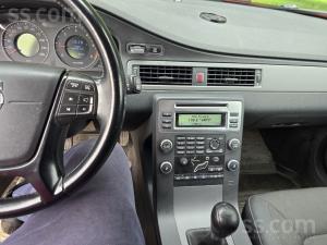 Red Volvo V70 2010 in Riga, with an engine capacity of 1.60 L and mileage of 425 thousand km for 4200 €, photo 11 on AUTOMOTO.COM.LV