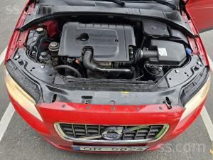 Red Volvo V70 2010 in Riga, with an engine capacity of 1.60 L and mileage of 425 thousand km for 4200 €, photo 12 on AUTOMOTO.COM.LV