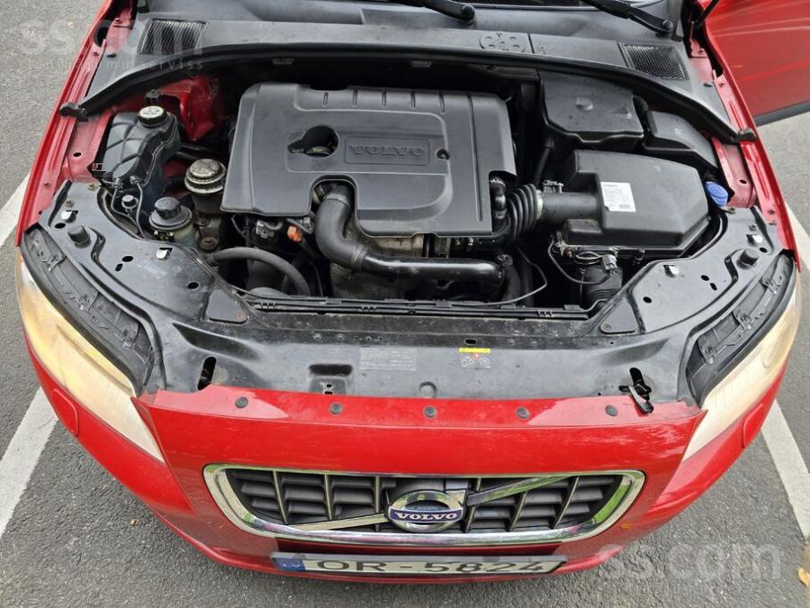 Red Volvo V70 2010 in Riga, with an engine capacity of 1.60 L and mileage of 425 thousand km for 4200 €, photo 12 on AUTOMOTO.COM.LV