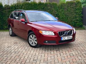 Sarkans Volvo V70 2011 Tukums, ar dzinēja tilpumu 2.40 L un nobraukumu 0 tūkst. km par 6600 €, foto 4 vietnē AUTOMOTO.COM.LV