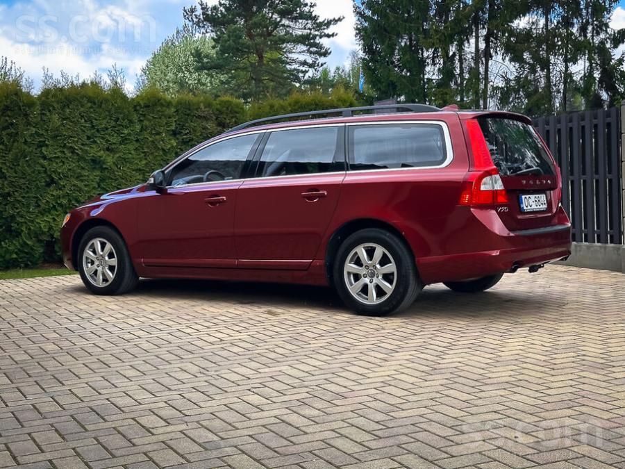 Sarkans Volvo V70 2011 Tukums, ar dzinēja tilpumu 2.40 L un nobraukumu 0 tūkst. km par 6600 €, foto 6 vietnē AUTOMOTO.COM.LV