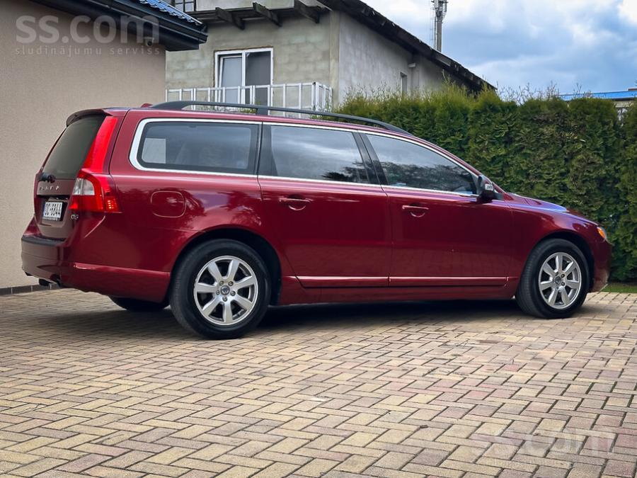 Sarkans Volvo V70 2011 Tukums, ar dzinēja tilpumu 2.40 L un nobraukumu 0 tūkst. km par 6600 €, foto 8 vietnē AUTOMOTO.COM.LV
