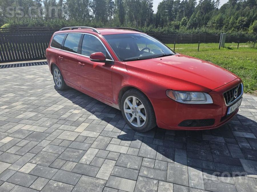 Sarkans Volvo V70 2011 Ogre, ar dzinēja tilpumu 2.40 L un nobraukumu 340 tūkst. km par 4200 €, foto 5 vietnē AUTOMOTO.COM.LV