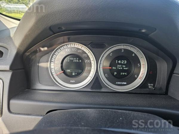 Red Volvo V70 2011 in Ogre, with an engine capacity of 2.40 L and mileage of 341 thousand km for 4300 €, photo 7 on AUTOMOTO.COM.LV
