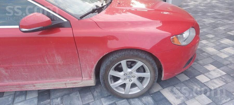 Red Volvo V70 2011 in Ogre, with an engine capacity of 2.40 L and mileage of 341 thousand km for 4300 €, photo 9 on AUTOMOTO.COM.LV