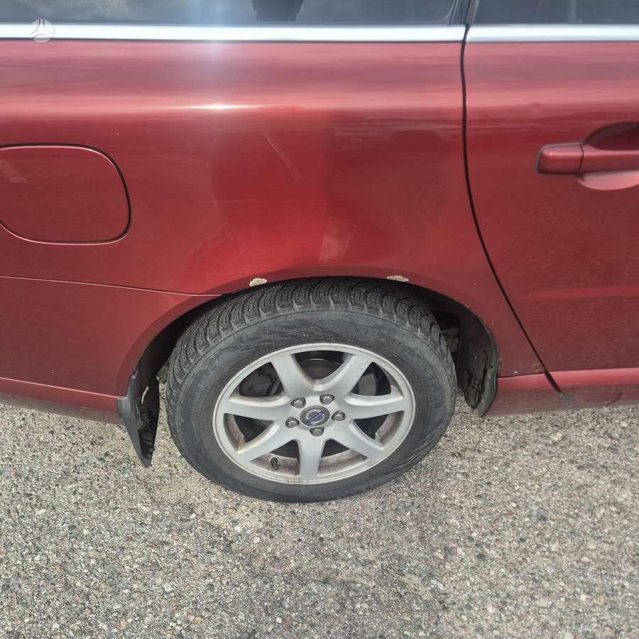 Sarkans Volvo V70 2011 Klaipėda, ar dzinēja tilpumu 1.98 L un nobraukumu 312 tūkst. km par 2800 €, foto 7 vietnē AUTOMOTO.COM.LV