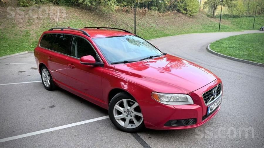 Sarkans Volvo V70 2011 Ogre, ar dzinēja tilpumu 2.40 L un nobraukumu 340 tūkst. km par 4400 €, foto 1 vietnē AUTOMOTO.COM.LV