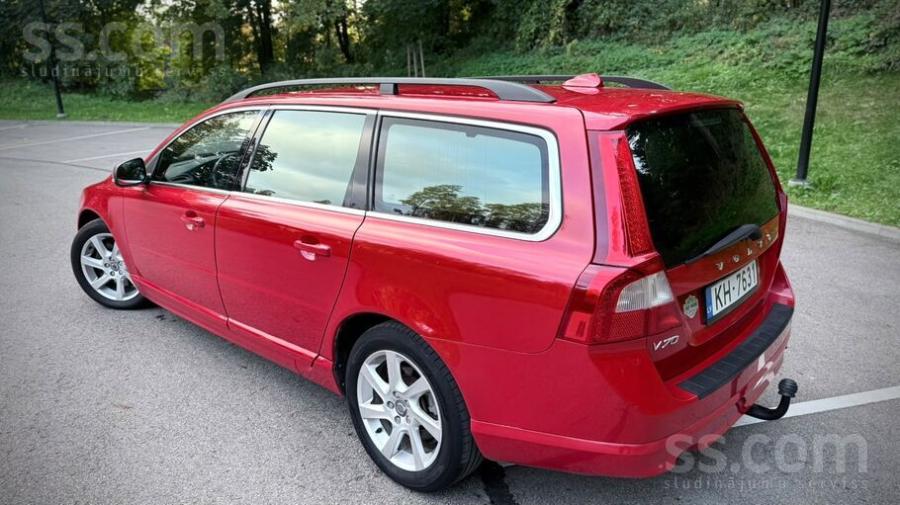 Sarkans Volvo V70 2011 Ogre, ar dzinēja tilpumu 2.40 L un nobraukumu 340 tūkst. km par 4400 €, foto 4 vietnē AUTOMOTO.COM.LV