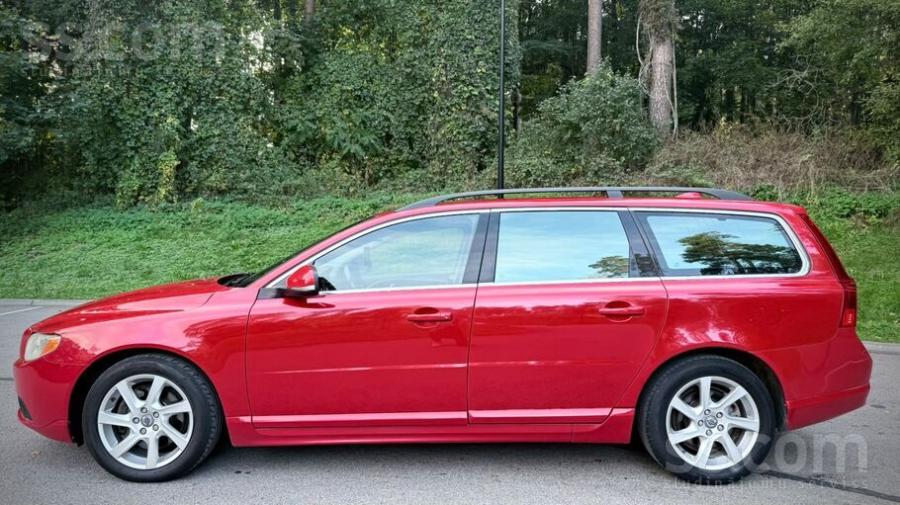 Sarkans Volvo V70 2011 Ogre, ar dzinēja tilpumu 2.40 L un nobraukumu 340 tūkst. km par 4400 €, foto 6 vietnē AUTOMOTO.COM.LV
