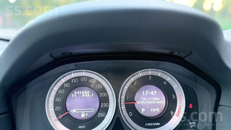 Sarkans Volvo V70 2011 Ogre, ar dzinēja tilpumu 2.40 L un nobraukumu 340 tūkst. km par 4400 €, foto 14 vietnē AUTOMOTO.COM.LV
