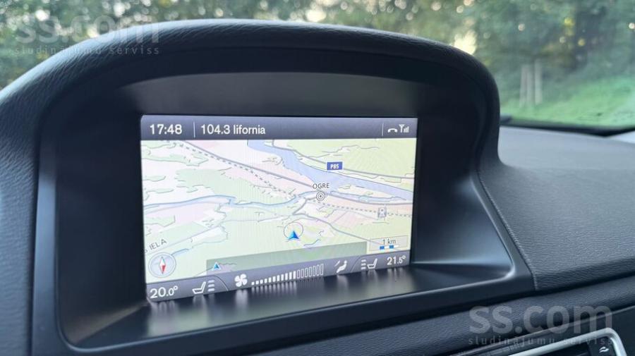 Sarkans Volvo V70 2011 Ogre, ar dzinēja tilpumu 2.40 L un nobraukumu 340 tūkst. km par 4400 €, foto 17 vietnē AUTOMOTO.COM.LV
