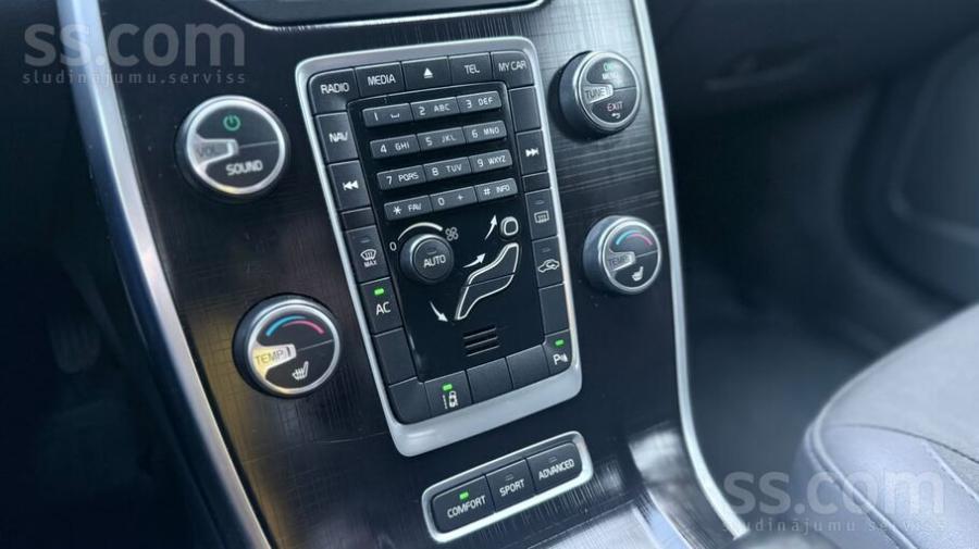 Sarkans Volvo V70 2011 Ogre, ar dzinēja tilpumu 2.40 L un nobraukumu 340 tūkst. km par 4400 €, foto 19 vietnē AUTOMOTO.COM.LV