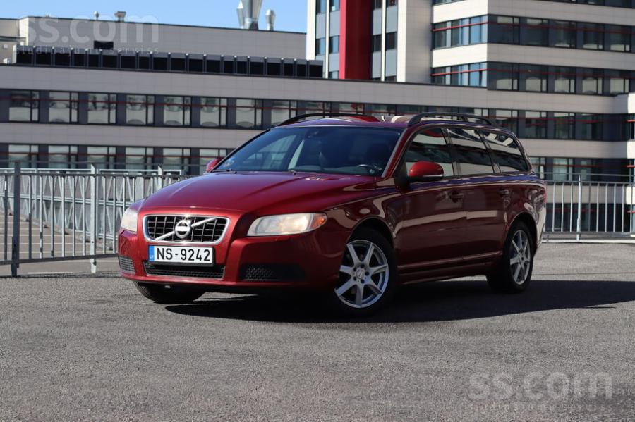 Red Volvo V70 2012 in Riga, with an engine capacity of 2.00 L and mileage of 263 thousand km for 5450 €, photo 1 on AUTOMOTO.COM.LV