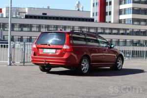 Red Volvo V70 2012 in Riga, with an engine capacity of 2.00 L and mileage of 263 thousand km for 5450 €, photo 6 on AUTOMOTO.COM.LV