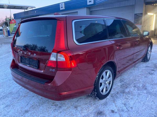 Sarkans Volvo V70 2012 Kauņa, ar dzinēja tilpumu 1.56 L un nobraukumu 224 tūkst. km par 6850 €, foto 3 vietnē AUTOMOTO.COM.LV