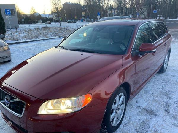 Sarkans Volvo V70 2012 Kauņa, ar dzinēja tilpumu 1.56 L un nobraukumu 224 tūkst. km par 6850 €, foto 7 vietnē AUTOMOTO.COM.LV