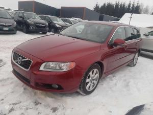 Sarkans Volvo V70 2012 Kauņa, ar dzinēja tilpumu 1.56 L un nobraukumu 224 tūkst. km par 6600 €, foto  vietnē AUTOMOTO.COM.LV