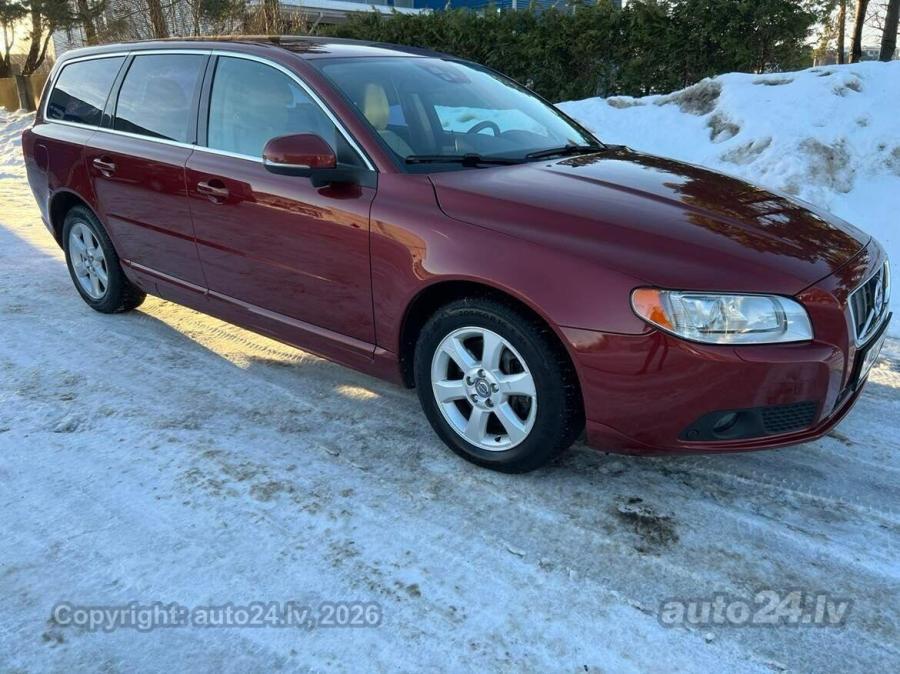 Sarkans Volvo V70 2012 Tallina, ar dzinēja tilpumu 2.00 L un nobraukumu 200 tūkst. km par 7777 €, foto 2 vietnē AUTOMOTO.COM.LV