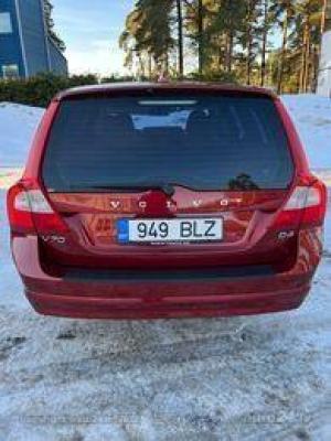 Sarkans Volvo V70 2012 Tallina, ar dzinēja tilpumu 2.00 L un nobraukumu 200 tūkst. km par 7777 €, foto 4 vietnē AUTOMOTO.COM.LV