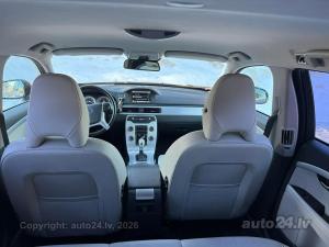 Sarkans Volvo V70 2012 Tallina, ar dzinēja tilpumu 2.00 L un nobraukumu 200 tūkst. km par 7777 €, foto 7 vietnē AUTOMOTO.COM.LV