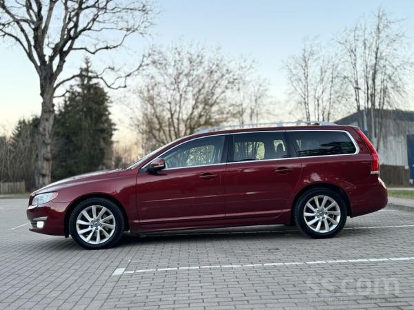Red Volvo V70 2013 in Jurmala, with an engine capacity of 2.40 L and mileage of 0 thousand km for 8790 €, photo 3 on AUTOMOTO.COM.LV
