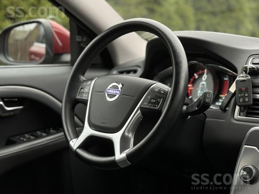 Sarkans Volvo V70 2013 Jūrmala, ar dzinēja tilpumu 2.40 L un nobraukumu 0 tūkst. km par 8790 €, foto 13 vietnē AUTOMOTO.COM.LV