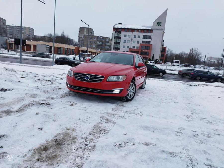 Sarkans Volvo V70 2013 Viļņa, ar dzinēja tilpumu 1.98 L un nobraukumu 248 tūkst. km par 7400 €, foto 12 vietnē AUTOMOTO.COM.LV