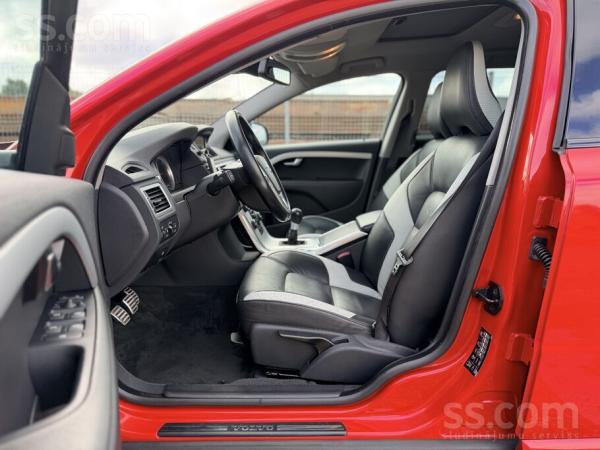 Red Volvo V70 2013 in Riga, with an engine capacity of 2.00 L and mileage of 0 thousand km for 6995 €, photo 10 on AUTOMOTO.COM.LV