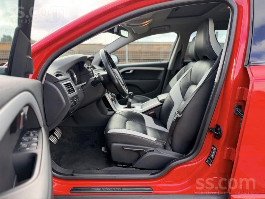 Sarkans Volvo V70 2013 Rīga, ar dzinēja tilpumu 2.00 L un nobraukumu 0 tūkst. km par 6995 €, foto 11 vietnē AUTOMOTO.COM.LV