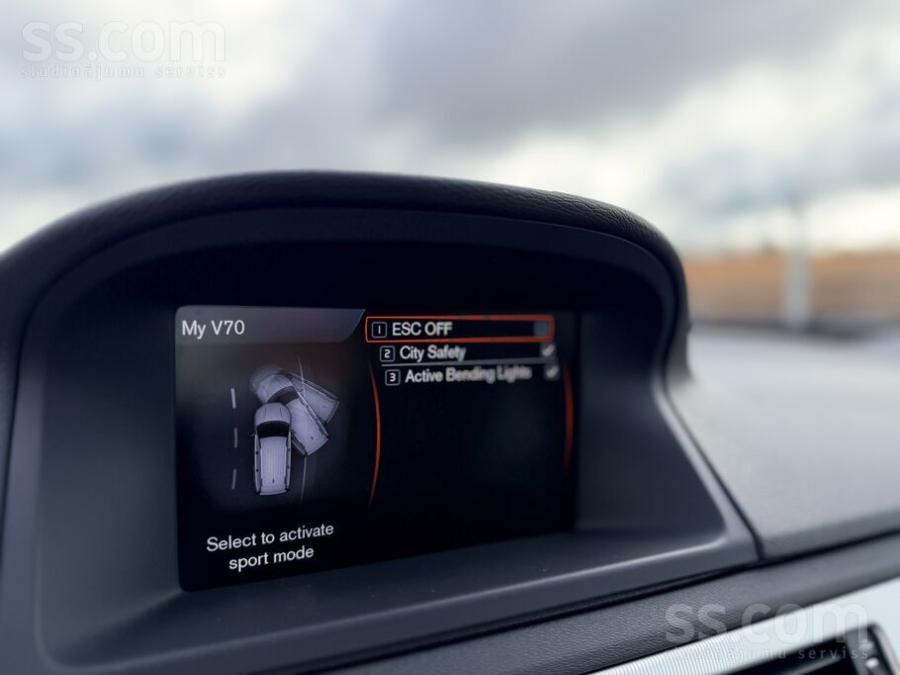 Sarkans Volvo V70 2013 Rīga, ar dzinēja tilpumu 2.00 L un nobraukumu 0 tūkst. km par 6995 €, foto 18 vietnē AUTOMOTO.COM.LV