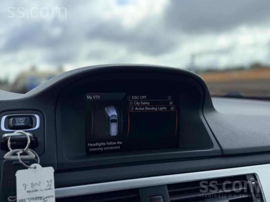 Sarkans Volvo V70 2013 Rīga, ar dzinēja tilpumu 2.00 L un nobraukumu 0 tūkst. km par 6995 €, foto 19 vietnē AUTOMOTO.COM.LV