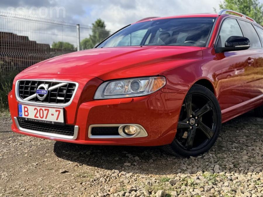 Sarkans Volvo V70 2013 Rīga, ar dzinēja tilpumu 2.00 L un nobraukumu 0 tūkst. km par 6995 €, foto 27 vietnē AUTOMOTO.COM.LV