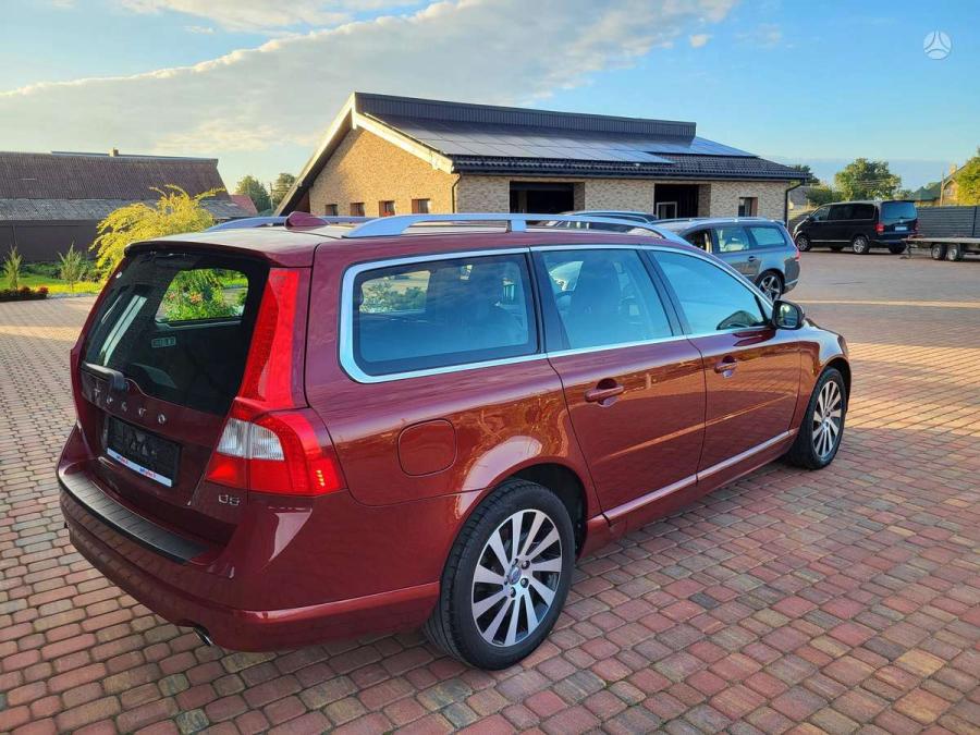 Красный Вольво В70 2013 в Вильнюс, объемом двигателя 2.00 л и пробегом 298 тыс. км за 5999 €, фото 29 на AUTOMOTO.COM.LV