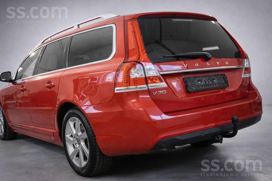 Red Volvo V70 2014 in Tukums, with an engine capacity of 2.00 L and mileage of 331 thousand km for 8450 €, photo 2 on AUTOMOTO.COM.LV