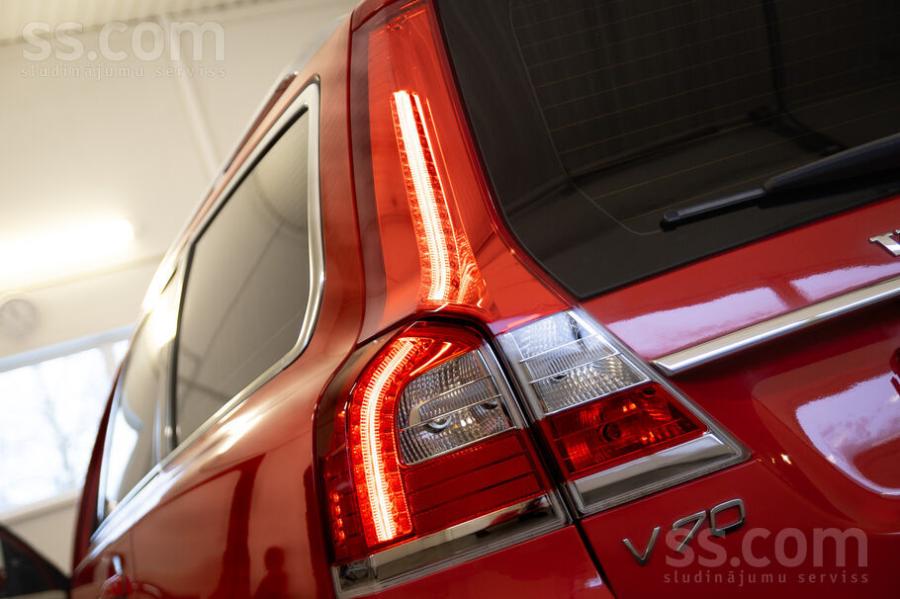 Red Volvo V70 2014 in Tukums, with an engine capacity of 2.00 L and mileage of 331 thousand km for 8450 €, photo 26 on AUTOMOTO.COM.LV
