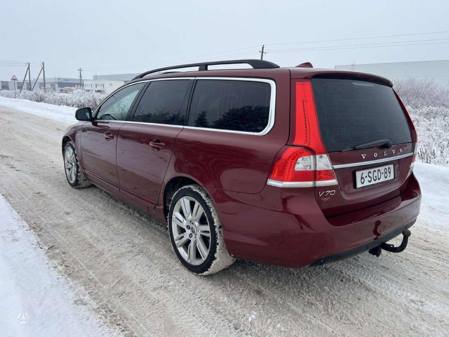 Sarkans Volvo V70 2014 Kauņa, ar dzinēja tilpumu 1.98 L un nobraukumu 269 tūkst. km par 6850 €, foto 9 vietnē AUTOMOTO.COM.LV