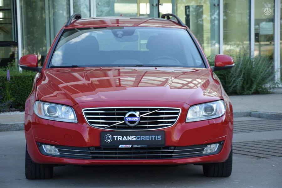 Red Volvo V70 2014 in Vilnius, with an engine capacity of 2.40 L and mileage of 296 thousand km for 7700 €, photo 4 on AUTOMOTO.COM.LV