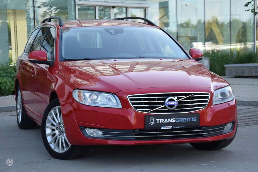 Red Volvo V70 2014 in Vilnius, with an engine capacity of 2.40 L and mileage of 296 thousand km for 7700 €, photo 5 on AUTOMOTO.COM.LV