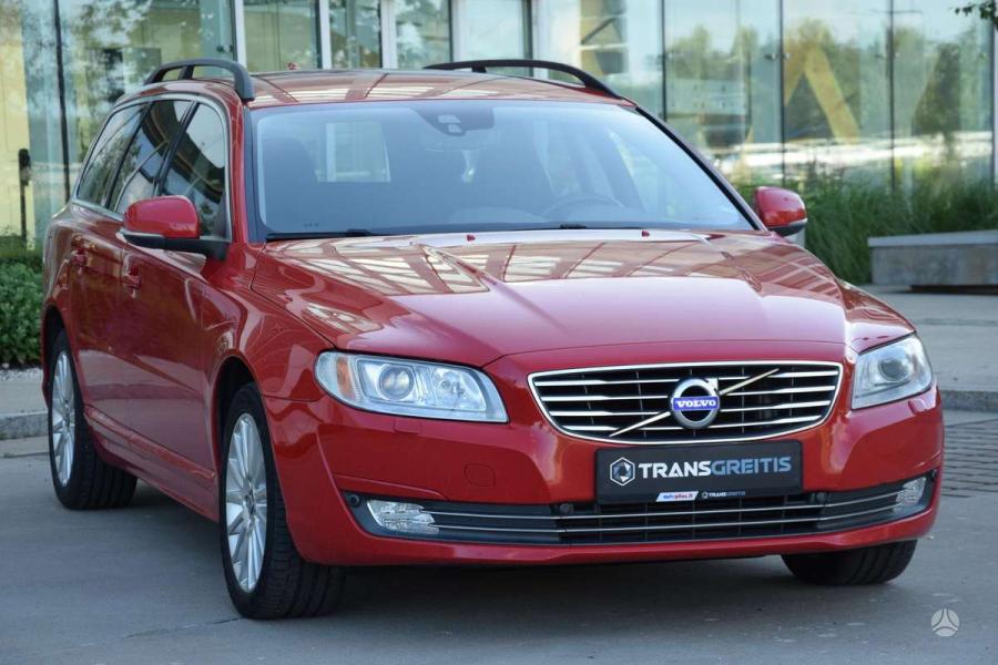 Red Volvo V70 2014 in Vilnius, with an engine capacity of 2.40 L and mileage of 296 thousand km for 7700 €, photo 6 on AUTOMOTO.COM.LV