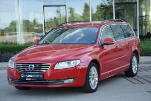 Red Volvo V70 2014 in Vilnius, with an engine capacity of 2.40 L and mileage of 296 thousand km for 7700 €, photo 8 on AUTOMOTO.COM.LV