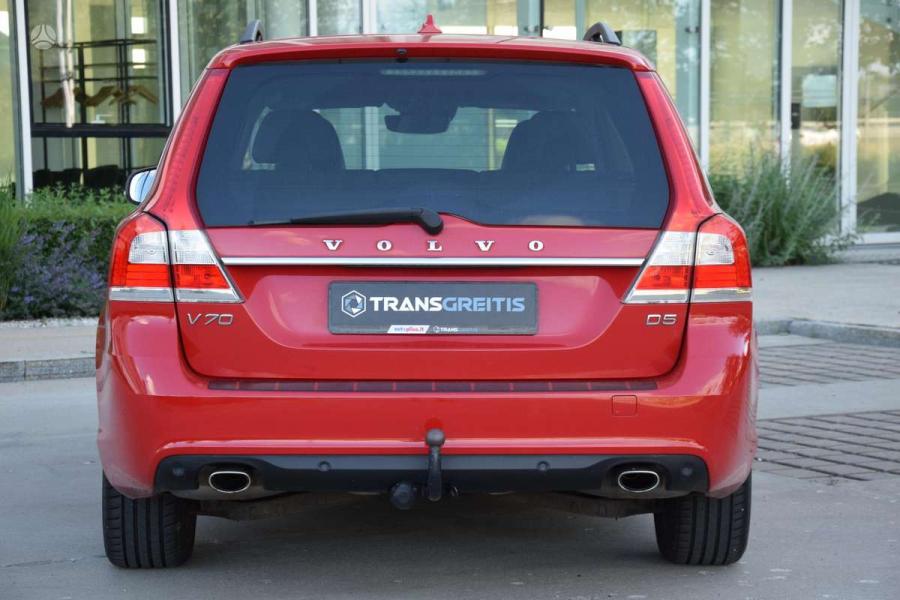 Red Volvo V70 2014 in Vilnius, with an engine capacity of 2.40 L and mileage of 296 thousand km for 7700 €, photo 12 on AUTOMOTO.COM.LV