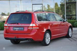 Red Volvo V70 2014 in Vilnius, with an engine capacity of 2.40 L and mileage of 296 thousand km for 7700 €, photo 13 on AUTOMOTO.COM.LV