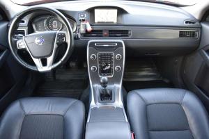 Red Volvo V70 2014 in Vilnius, with an engine capacity of 2.40 L and mileage of 296 thousand km for 7700 €, photo 17 on AUTOMOTO.COM.LV