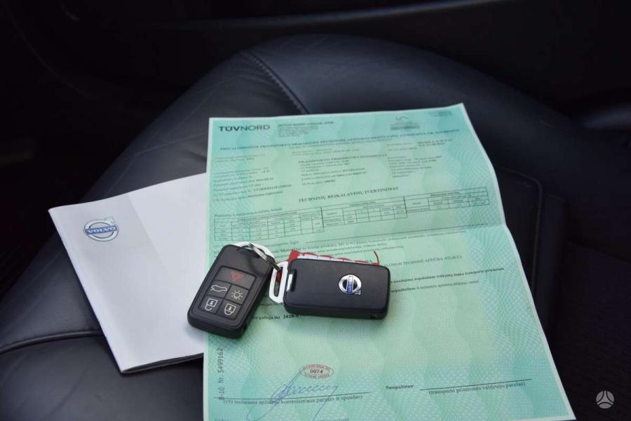 Red Volvo V70 2014 in Vilnius, with an engine capacity of 2.40 L and mileage of 296 thousand km for 7700 €, photo 28 on AUTOMOTO.COM.LV
