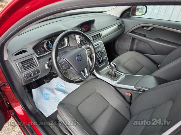 Sarkans Volvo V70 2015 Tallina, ar dzinēja tilpumu 2.00 L un nobraukumu 267 tūkst. km par 7490 €, foto 10 vietnē AUTOMOTO.COM.LV