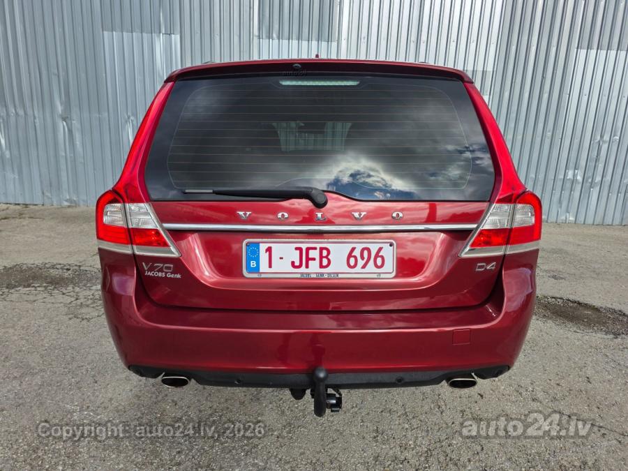 Sarkans Volvo V70 2015 Tallina, ar dzinēja tilpumu 2.00 L un nobraukumu 267 tūkst. km par 7490 €, foto 9 vietnē AUTOMOTO.COM.LV