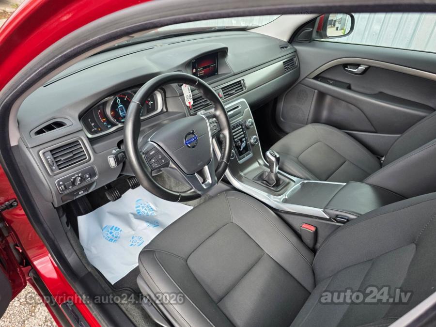 Sarkans Volvo V70 2015 Tallina, ar dzinēja tilpumu 2.00 L un nobraukumu 267 tūkst. km par 7490 €, foto 11 vietnē AUTOMOTO.COM.LV