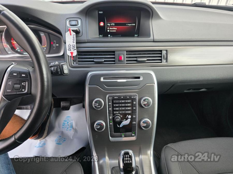 Sarkans Volvo V70 2015 Tallina, ar dzinēja tilpumu 2.00 L un nobraukumu 267 tūkst. km par 7490 €, foto 16 vietnē AUTOMOTO.COM.LV